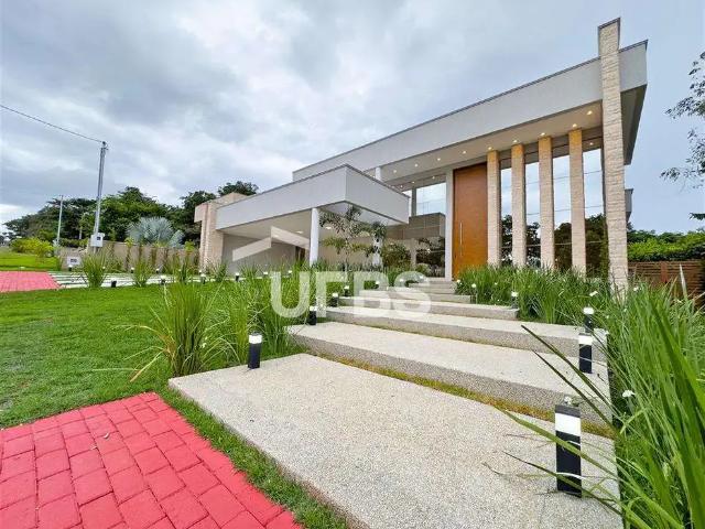 Casa / Sobrado em Condomínio para Venda em Senador Canedo/GO Residencial Villa Verde 4 Quartos