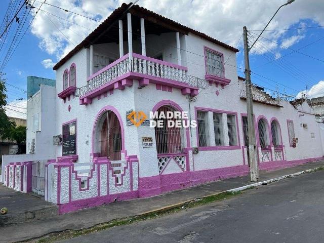 Casa / Sobrado em Condomínio para Venda em Sobral/CE Centro 8 Quartos