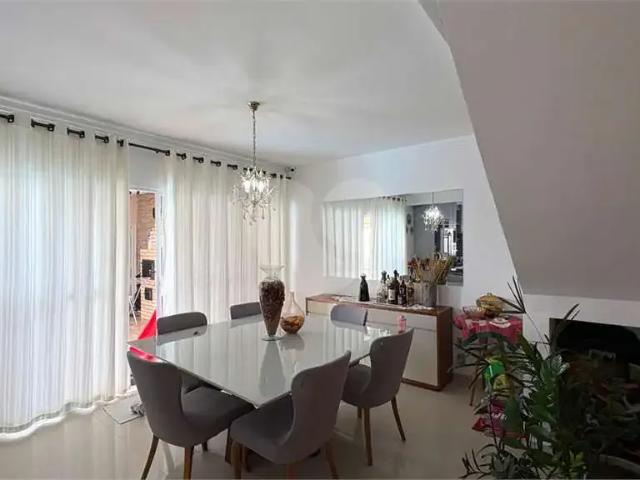 Casa / Sobrado em Condomínio para Venda em Sorocaba/SP Parque Santa Isabel 3 Quartos