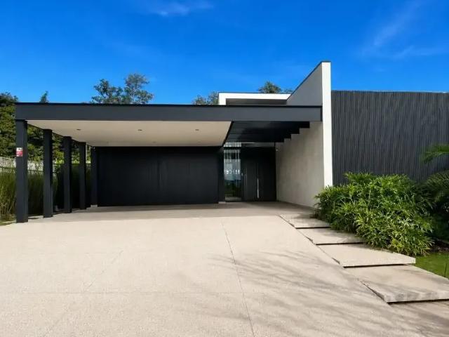 Casa / Sobrado em Condomínio para Venda em Sorocaba/SP Residencial Saint Patrick 4 Quartos