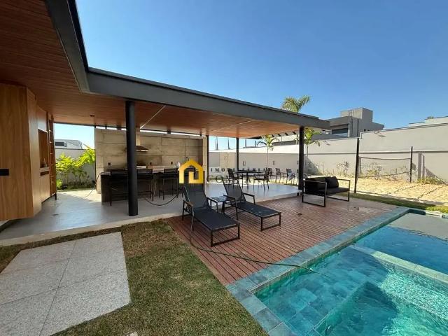 Casa / Sobrado em Condomínio para Venda em Sorocaba/SP Residencial Saint Patrick 4 Quartos