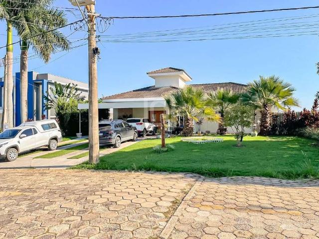 Casa / Sobrado em Condomínio para Venda em Sorocaba/SP Vivendas do Lago 4 Quartos