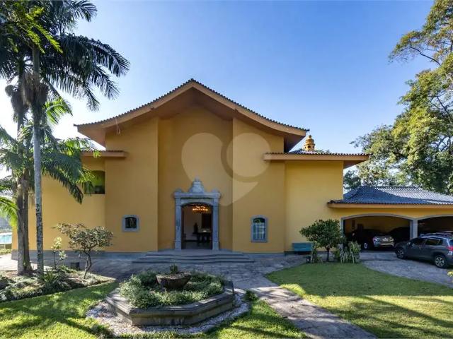 Casa / Sobrado em Condomínio para Venda em Taboão da Serra/SP Condomínio Iolanda 6 Quartos