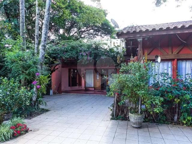 Casa / Sobrado em Condomínio para Venda em Taboão da Serra/SP Condomínio Iolanda 3 Quartos