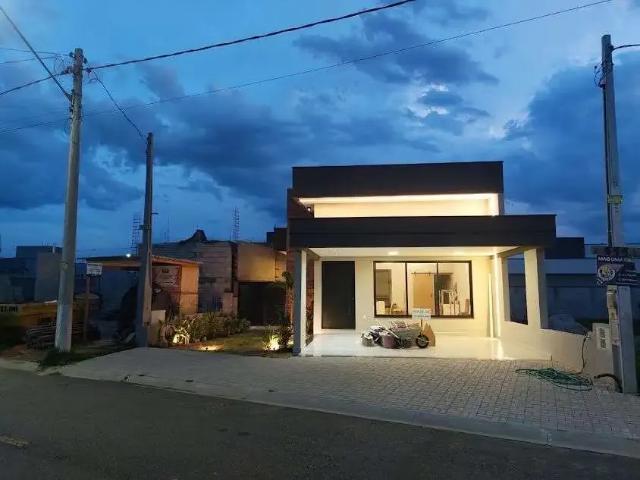 Casa / Sobrado em Condomínio para Venda em Taubaté/SP Vale dos Cristais 3 Quartos