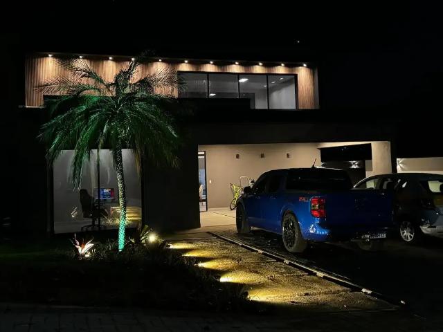Casa / Sobrado em Condomínio para Venda em Taubaté/SP Chácara São Félix 4 Quartos