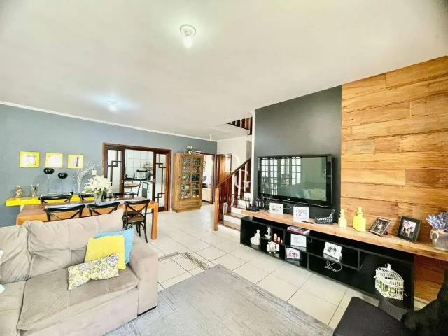 Casa / Sobrado em Condomínio para Venda em Taubaté/SP Condominio Residencial Vale dos Principes 4 Quartos