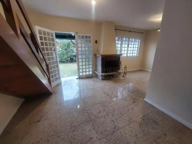 Casa / Sobrado em Condomínio para Venda em Teresópolis/RJ Alto 5 Quartos