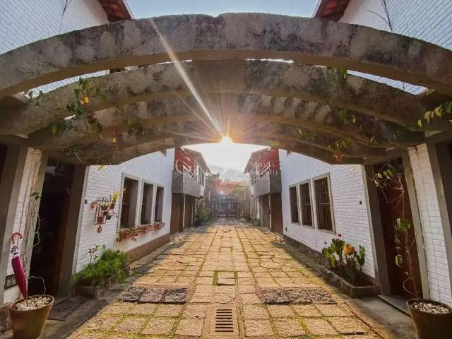 Casa / Sobrado em Condomínio para Venda em Teresópolis/RJ Alto 3 Quartos