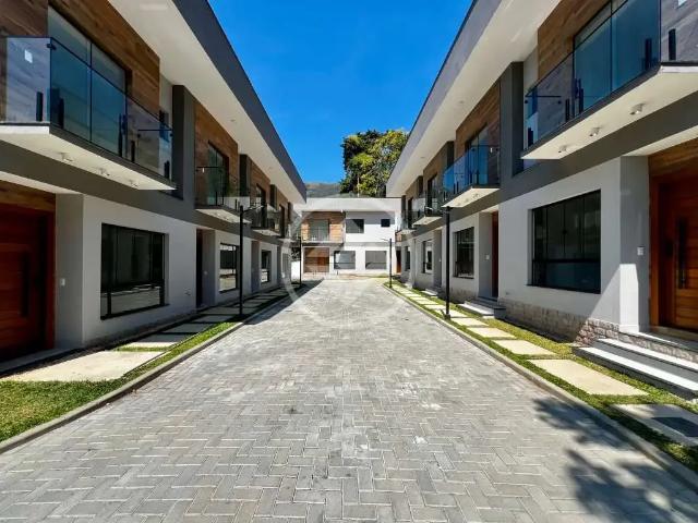 Casa / Sobrado em Condomínio para Venda em Teresópolis/RJ Alto 3 Quartos