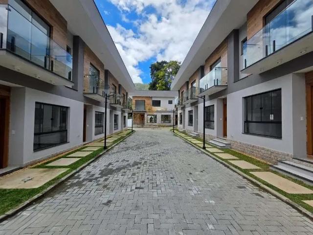 Casa / Sobrado em Condomínio para Venda em Teresópolis/RJ Alto 3 Quartos