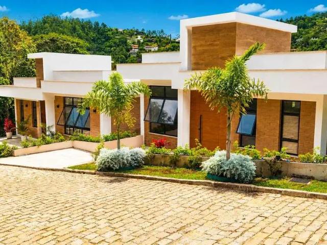 Casa / Sobrado em Condomínio para Venda em Teresópolis/RJ Albuquerque 3 Quartos