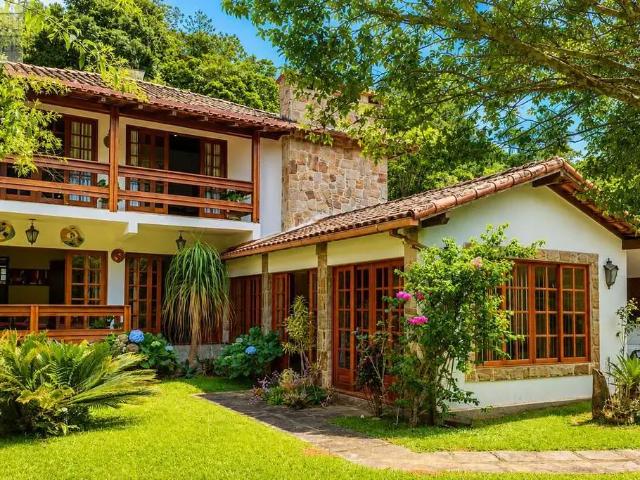 Casa / Sobrado em Condomínio para Venda em Teresópolis/RJ Albuquerque 4 Quartos
