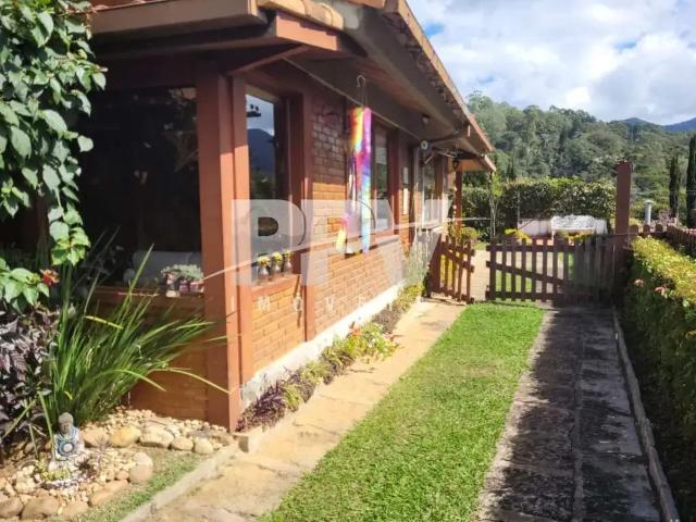 Casa / Sobrado em Condomínio para Venda em Teresópolis/RJ Barra do Imbuí 3 Quartos