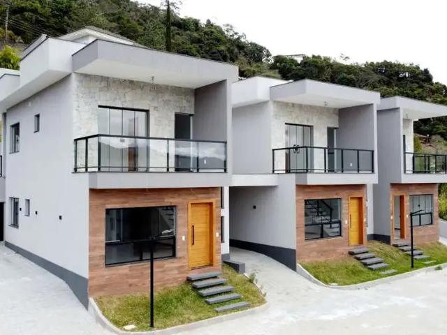 Casa / Sobrado em Condomínio para Venda em Teresópolis/RJ Golfe 3 Quartos