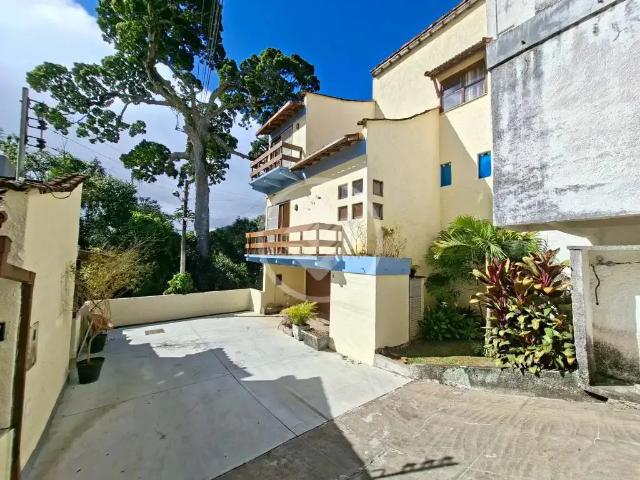 Casa / Sobrado em Condomínio para Venda em Teresópolis/RJ Iucas 3 Quartos