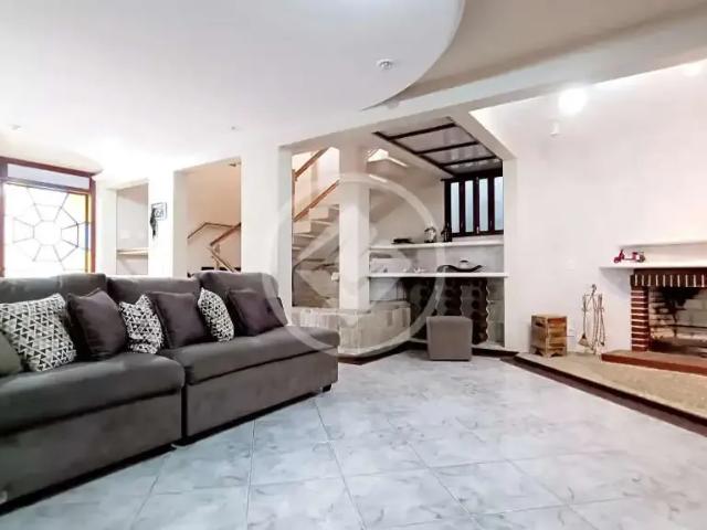 Casa / Sobrado em Condomínio para Venda em Teresópolis/RJ Iucas 4 Quartos