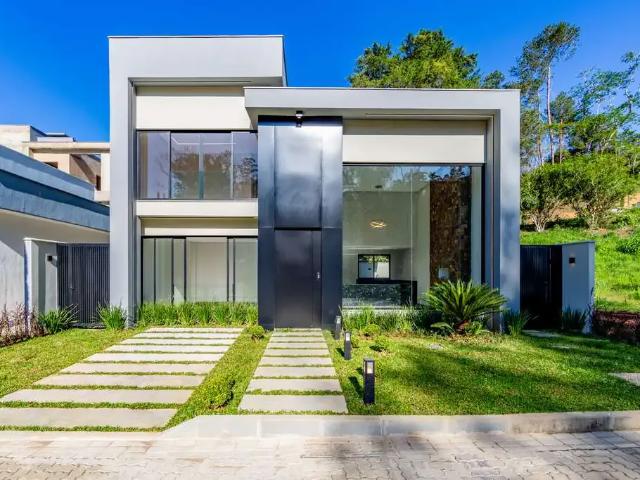 Casa / Sobrado em Condomínio para Venda em Teresópolis/RJ Posse 3 Quartos