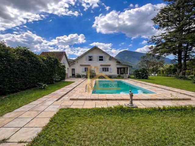 Casa / Sobrado em Condomínio para Venda em Teresópolis/RJ Três Córregos 4 Quartos
