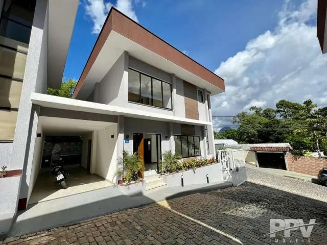 Casa / Sobrado em Condomínio para Venda em Teresópolis/RJ Várzea 4 Quartos