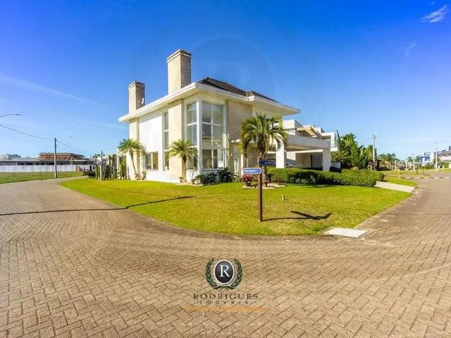 Casa / Sobrado em Condomínio para Venda em Torres/RS Itapeva 4 Quartos