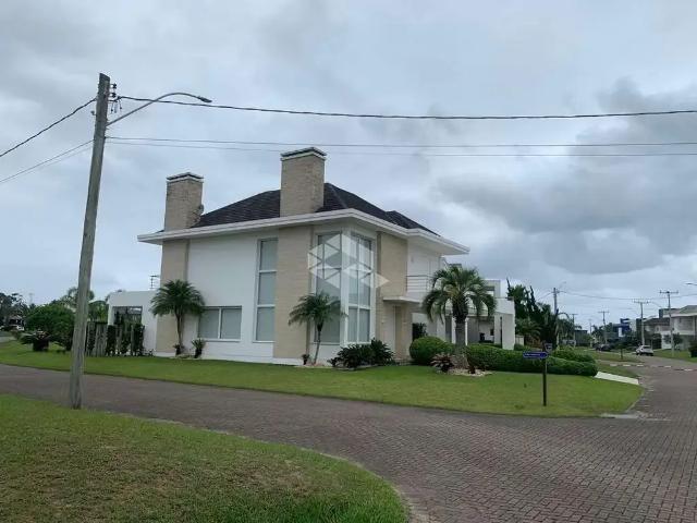 Casa / Sobrado em Condomínio para Venda em Torres/RS Itapeva 4 Quartos