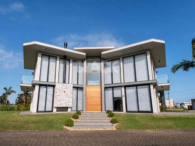 Casa / Sobrado em Condomínio para Venda em Torres/RS Itapeva 5 Quartos