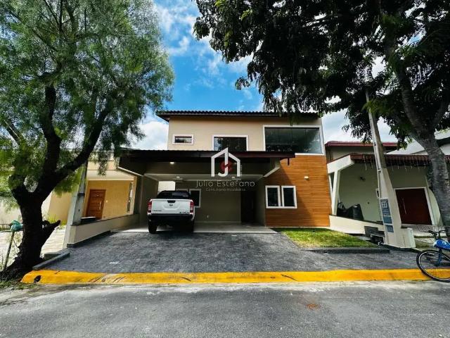 Casa / Sobrado em Condomínio para Venda em Tremembé/SP Parque Pinheiros 5 Quartos