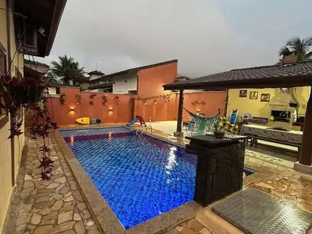 Casa / Sobrado em Condomínio para Venda em Ubatuba/SP Horto Florestal 3 Quartos