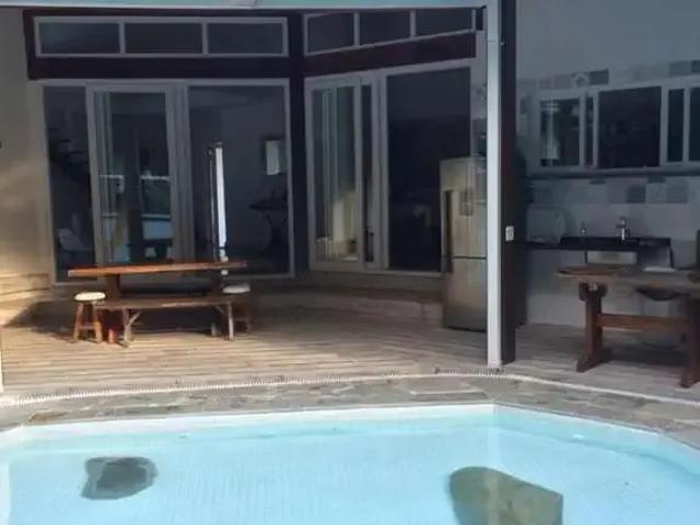 Casa / Sobrado em Condomínio para Venda em Ubatuba/SP Horto Florestal 4 Quartos
