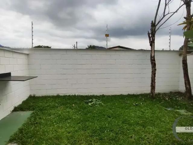 Casa / Sobrado em Condomínio para Venda em Ubatuba/SP Itaguá 3 Quartos