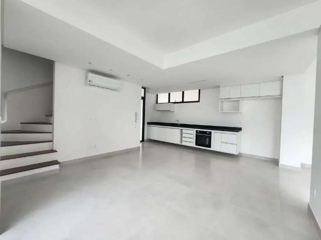 Casa / Sobrado em Condomínio para Venda em Ubatuba/SP Itaguá 3 Quartos