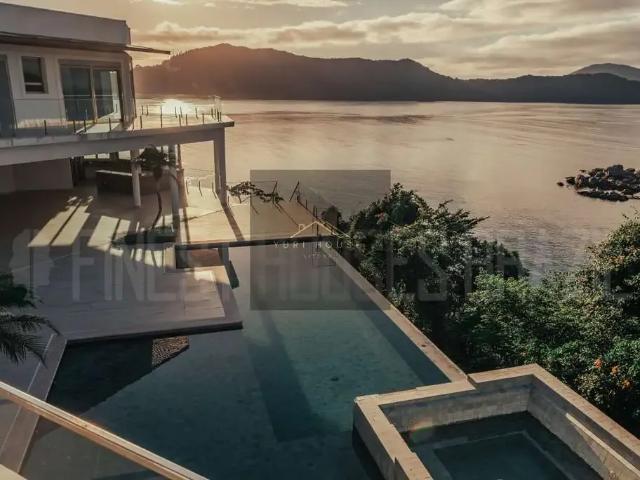 Casa / Sobrado em Condomínio para Venda em Ubatuba/SP Santa Rita 10 Quartos