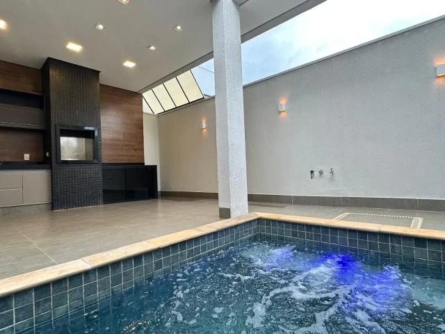 Casa / Sobrado em Condomínio para Venda em Uberaba/MG Estância dos Ipês 3 Quartos