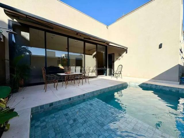 Casa / Sobrado em Condomínio para Venda em Uberaba/MG Estância dos Ipês 3 Quartos