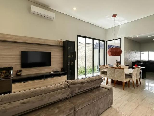 Casa / Sobrado em Condomínio para Venda em Uberaba/MG Estância dos Ipês 3 Quartos