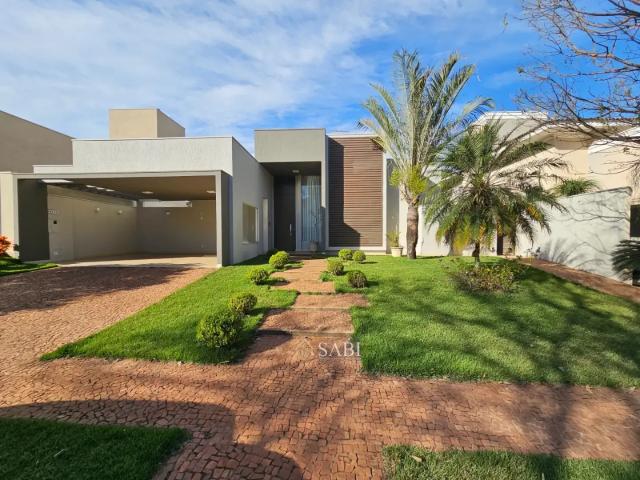 Casa / Sobrado em Condomínio para Venda em Uberaba/MG Flamboyant Residencial Park 3 Quartos
