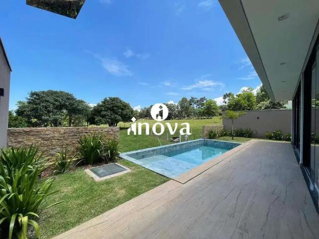 Casa / Sobrado em Condomínio para Venda em Uberaba/MG Jockey Park 3 Quartos