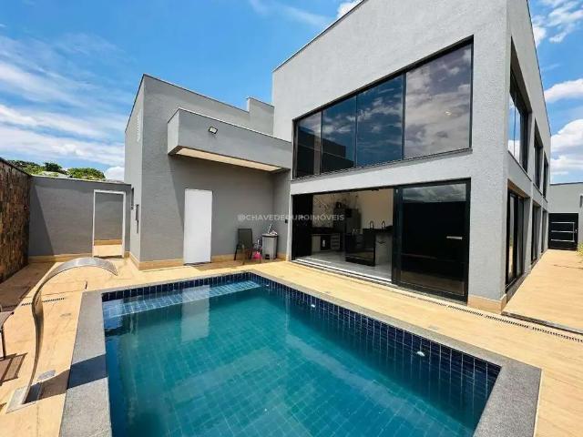 Casa / Sobrado em Condomínio para Venda em Uberaba/MG Jockey Park II 4 Quartos
