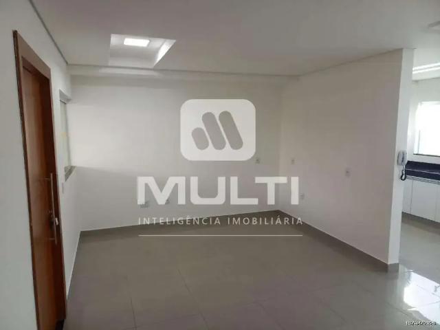 Casa / Sobrado em Condomínio para Venda em Uberlândia/MG Tubalina 3 Quartos