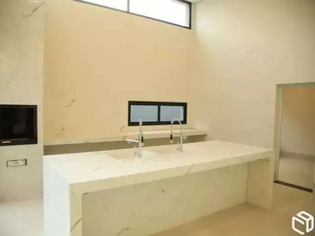 Casa / Sobrado em Condomínio para Venda em Uberlândia/MG Varanda Sul 3 Quartos