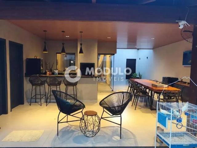 Casa / Sobrado em Condomínio para Venda em Uberlândia/MG Aclimação 4 Quartos