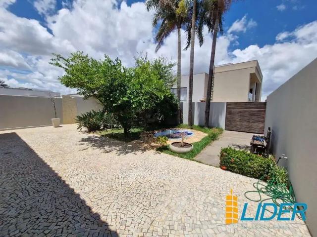 Casa / Sobrado em Condomínio para Venda em Uberlândia/MG Aclimação 3 Quartos