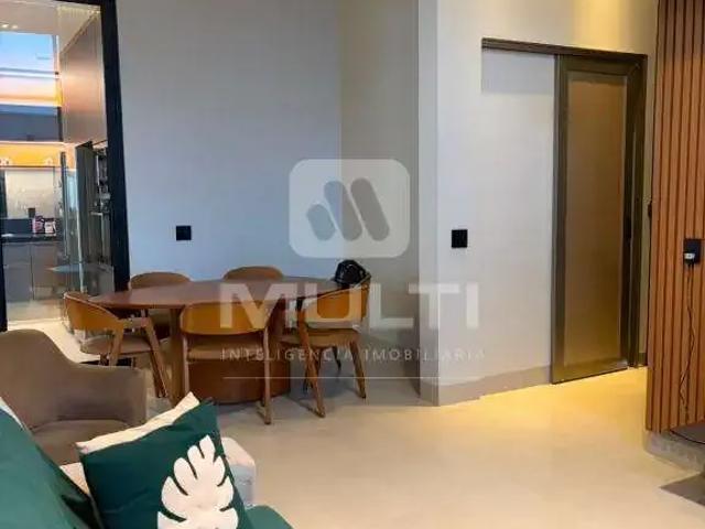 Casa / Sobrado em Condomínio para Venda em Uberlândia/MG Alphaville 3 Quartos
