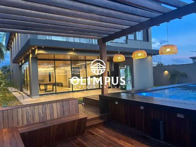 Casa / Sobrado em Condomínio para Venda em Uberlândia/MG Alphaville 4 Quartos