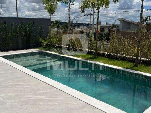 Casa / Sobrado em Condomínio para Venda em Uberlândia/MG Gávea 4 Quartos