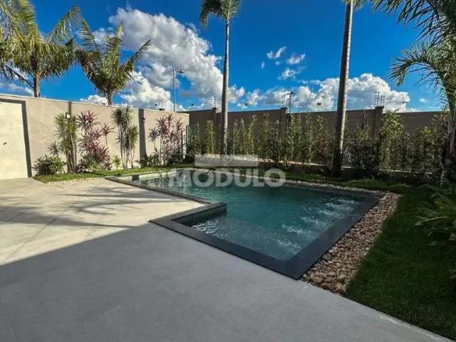 Casa / Sobrado em Condomínio para Venda em Uberlândia/MG Gávea 4 Quartos