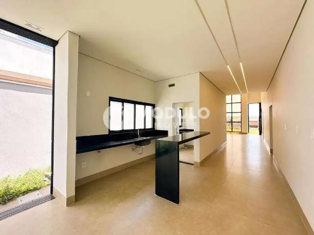 Casa / Sobrado em Condomínio para Venda em Uberlândia/MG Gávea 3 Quartos