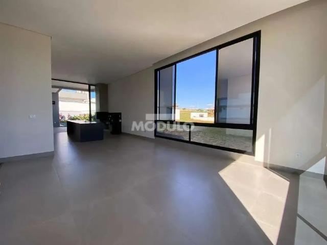 Casa / Sobrado em Condomínio para Venda em Uberlândia/MG Gávea 3 Quartos