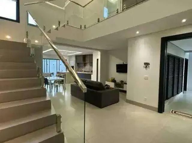 Casa / Sobrado em Condomínio para Venda em Uberlândia/MG Grand Ville 4 Quartos